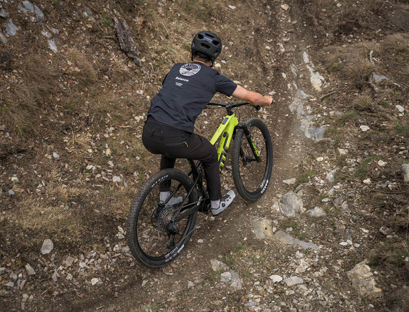 BMC Mountain Cross-Country E-Bikes | Fourstroke AMP LT – BMC USA Corporation