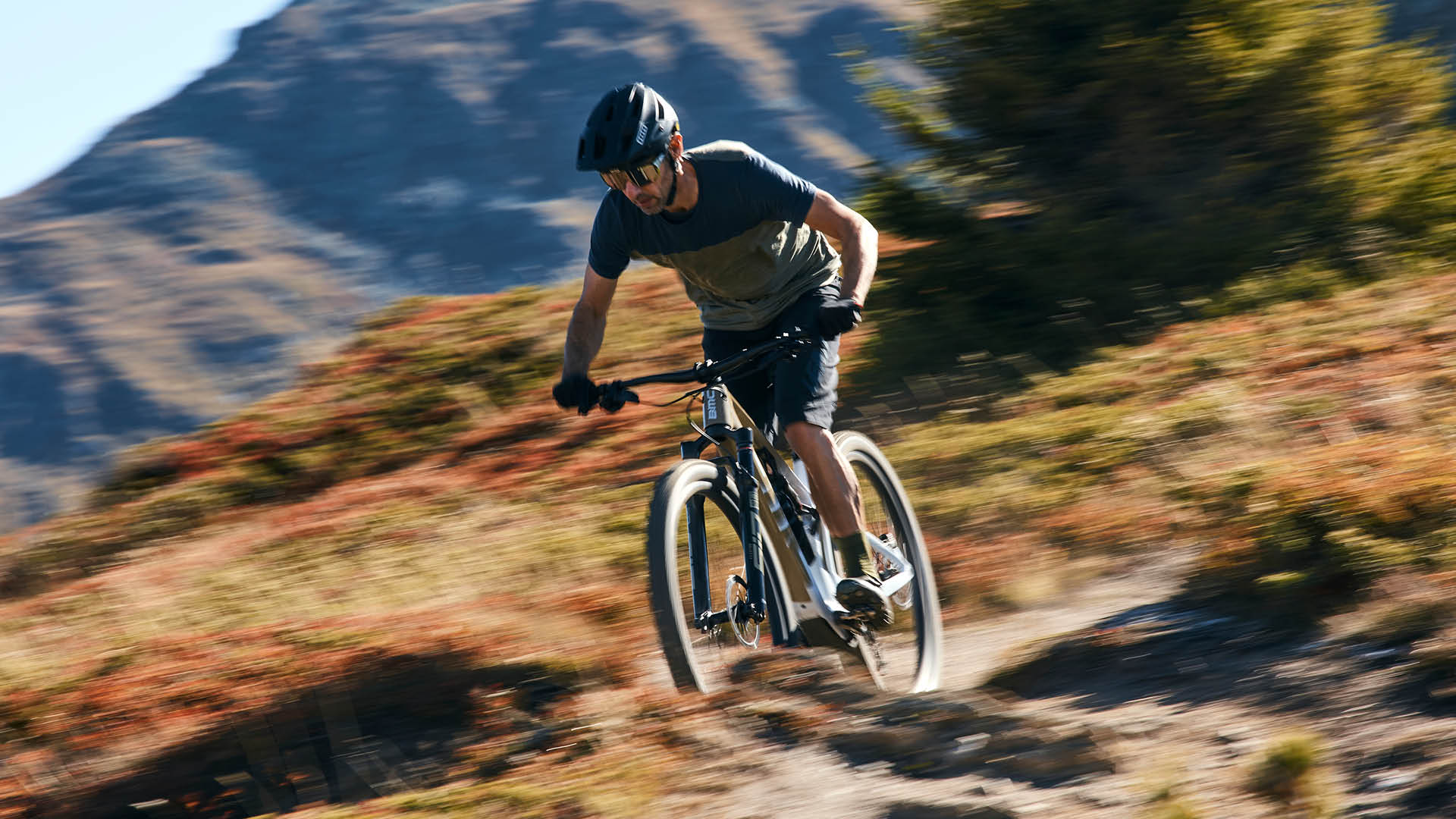 BMC Mountain Cross-Country E-Bikes | Fourstroke AMP LT