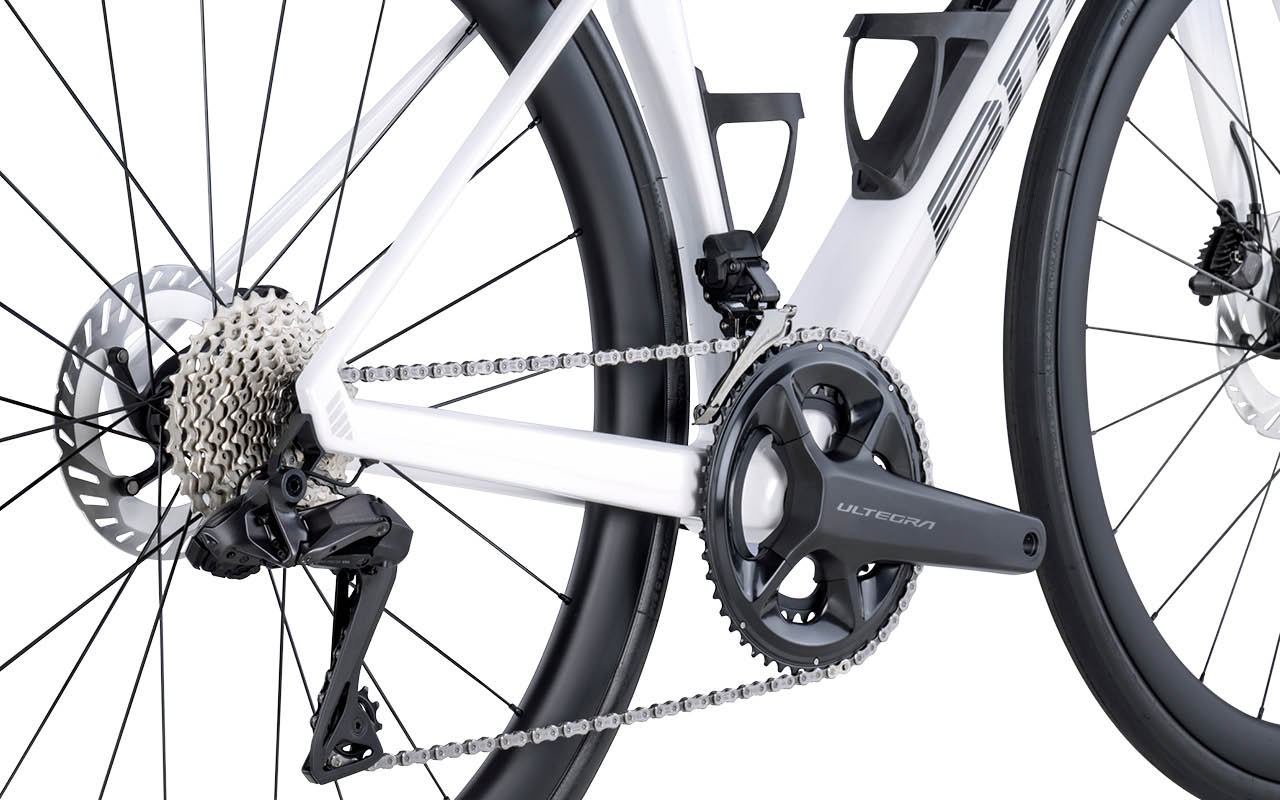 Roadmachine 01 FOUR Metallic White – BMC USA Corporation